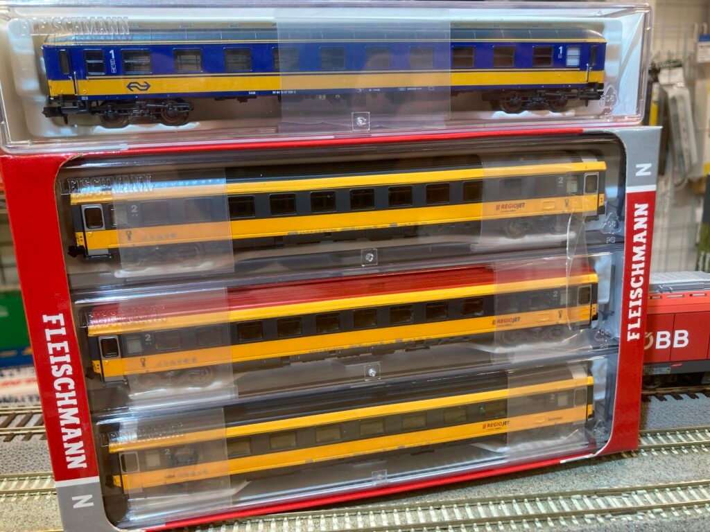 Fleischmann 863997 NS 1st class ICK & 881902 Regiojet – E.Z.Transcom ...
