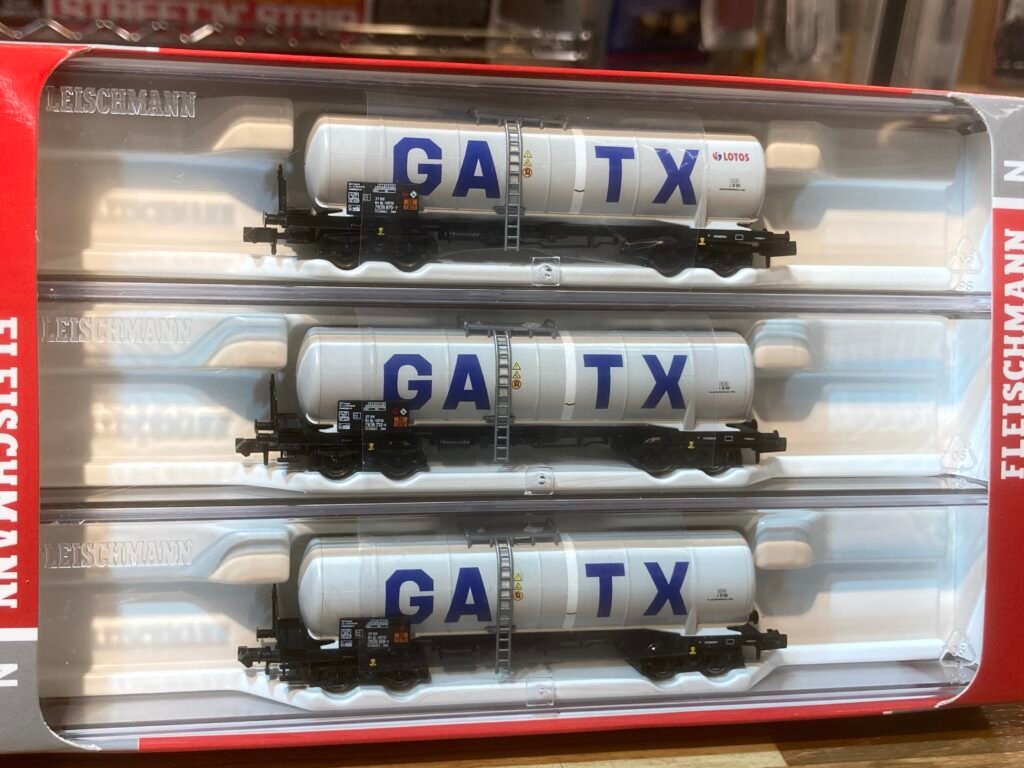 N SCALE FLEISCHMANN 825813 GATX tank wagons – E.Z.Transcom Models 定通鐵道模型